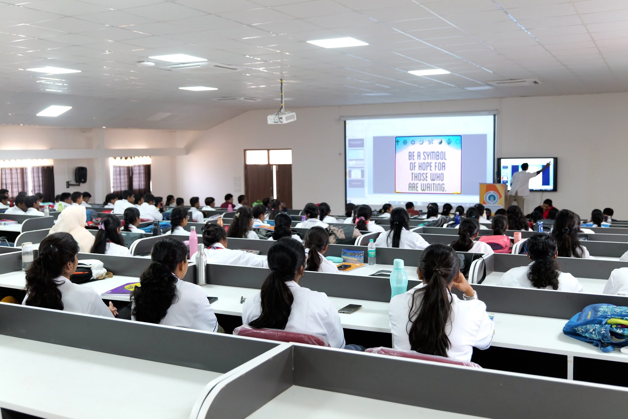 Lecture & Meeting Halls - Sri Chamundeshwari Medical College